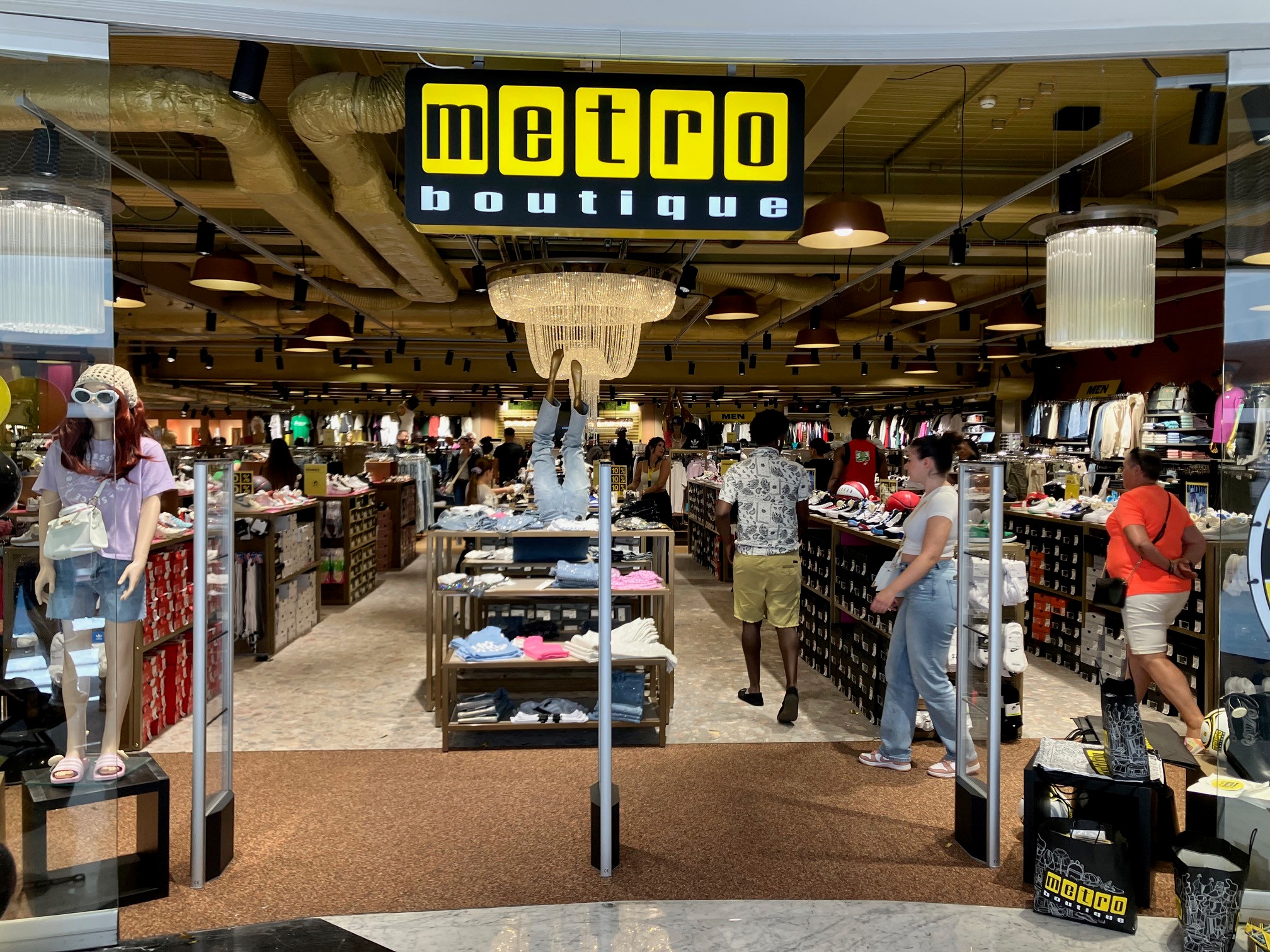 H&M - Fashion mode hommes et femmes à Balexert Genève